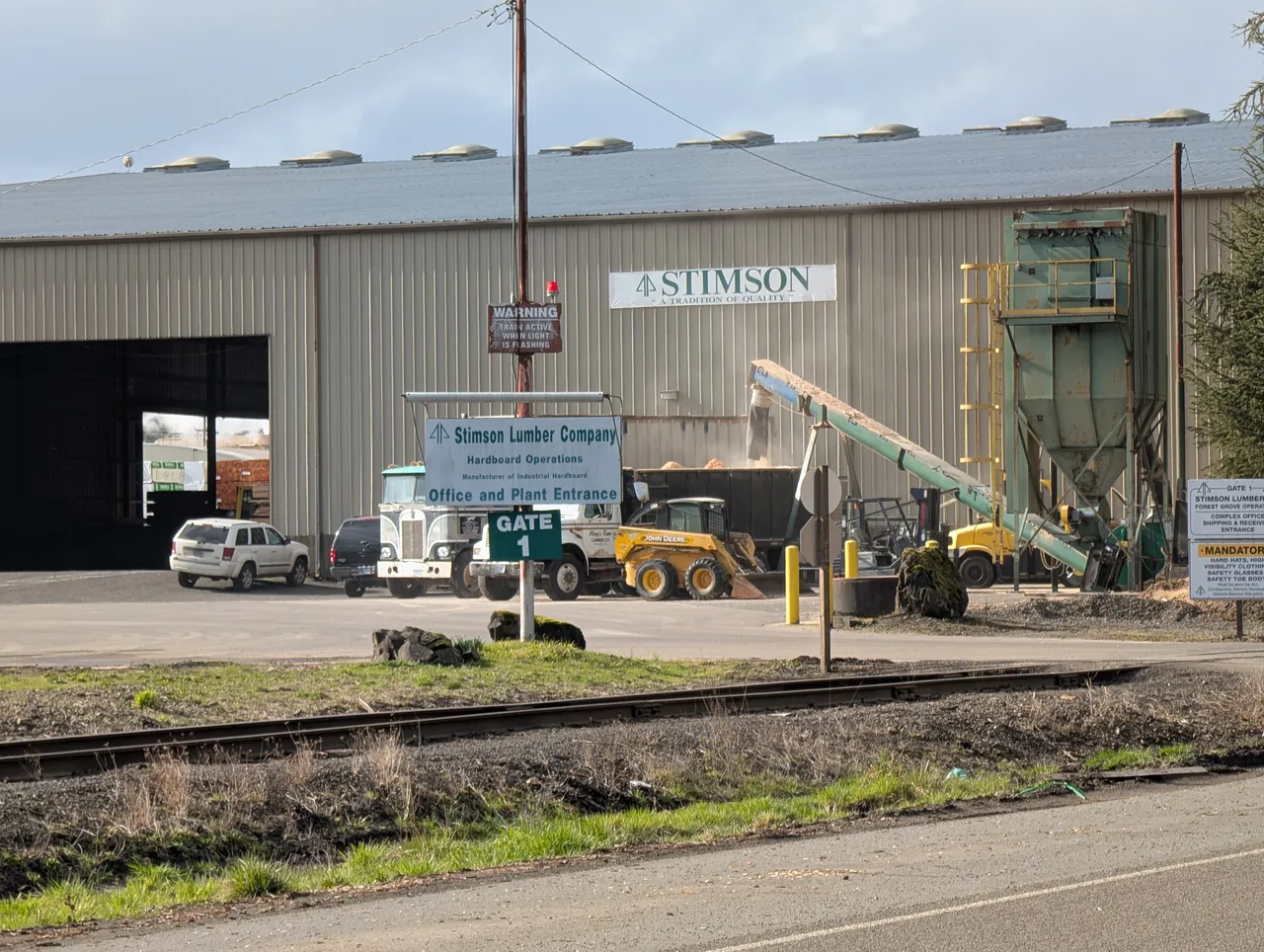 Stimson Lumber debarker building near Hagg Lake damaged in fire